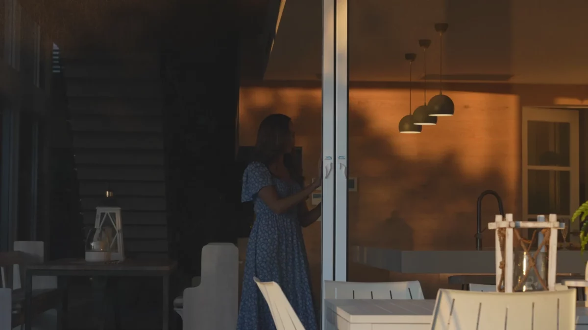 Freedom Retractable Screens - Innovative screen solutions for doors ...