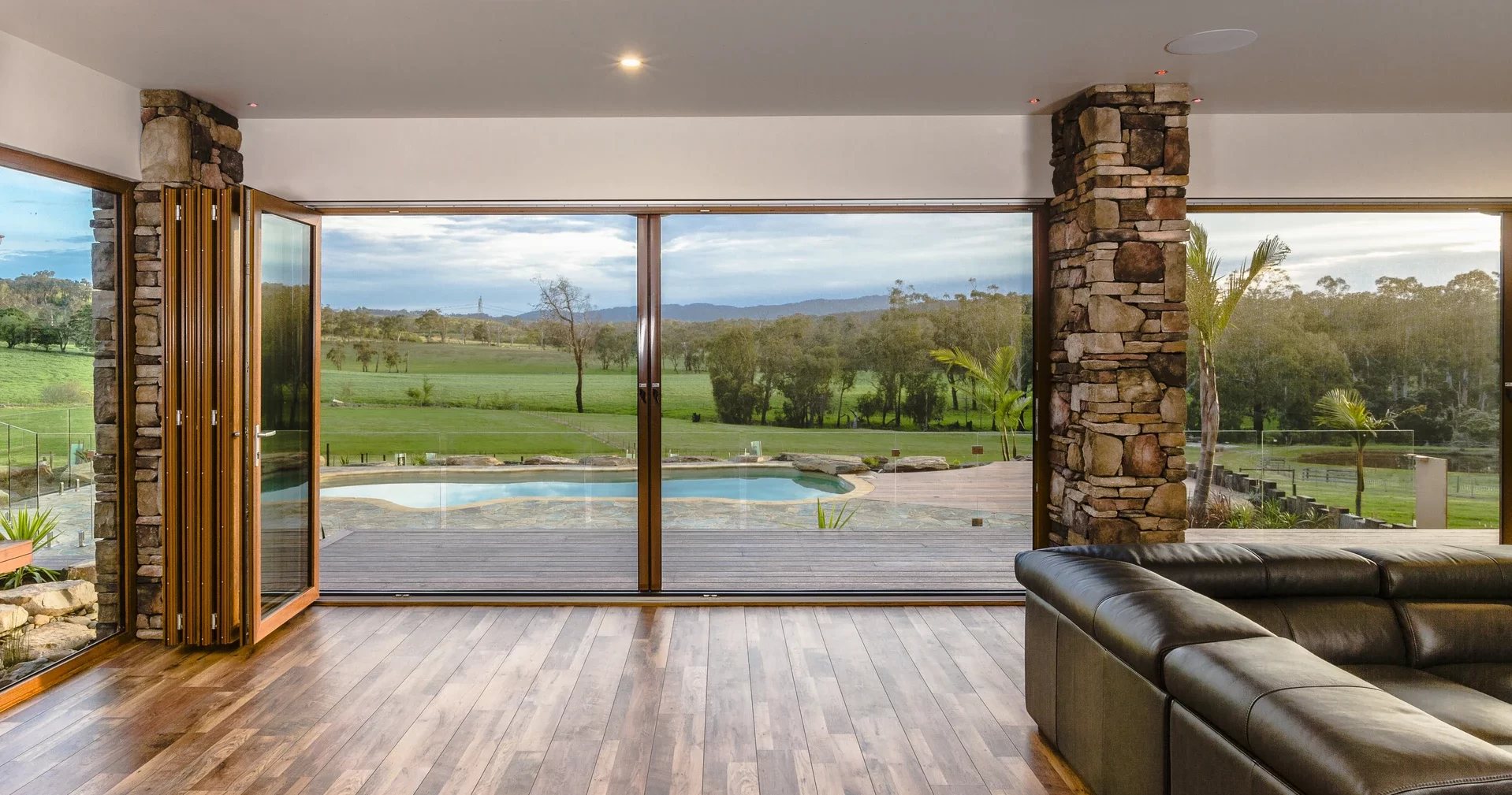 Freedom Retractable Screens - Innovative screen solutions for doors ...